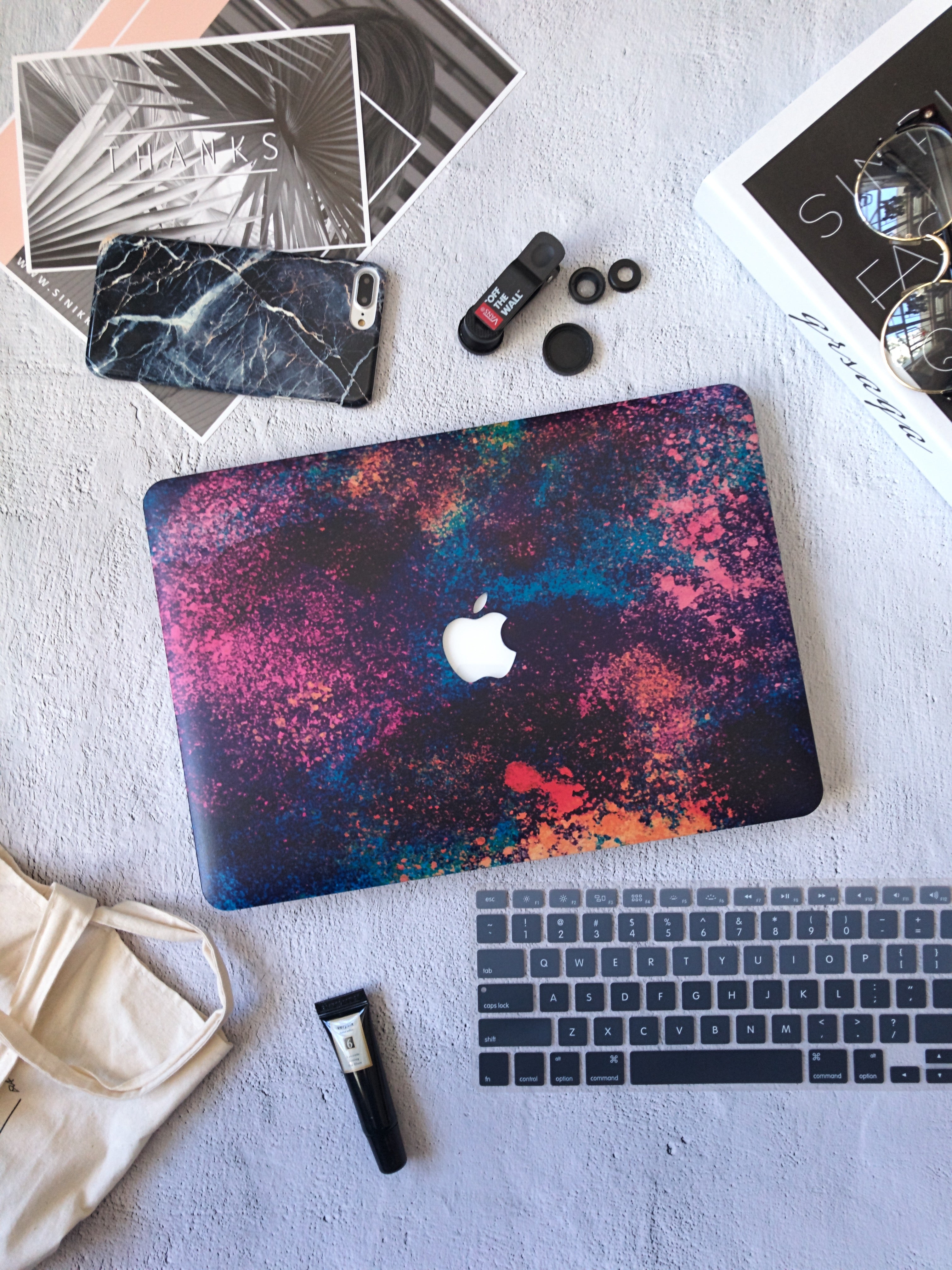 White Grid macbook air 2021 inch case from colourbanana – Colourbanana